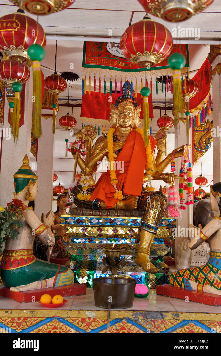Prayer room, Wat Chayamangkalaram Thai Buddhist Temple, Georgetown ...