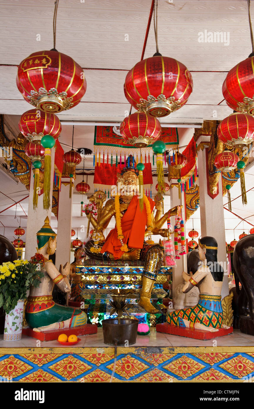 Prayer room, Wat Chayamangkalaram Thai Buddhist Temple, Georgetown ...