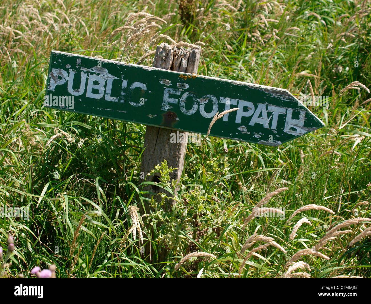 Rustic Public Footpath Sign, Cornwall, UK Stock Photo - Alamy