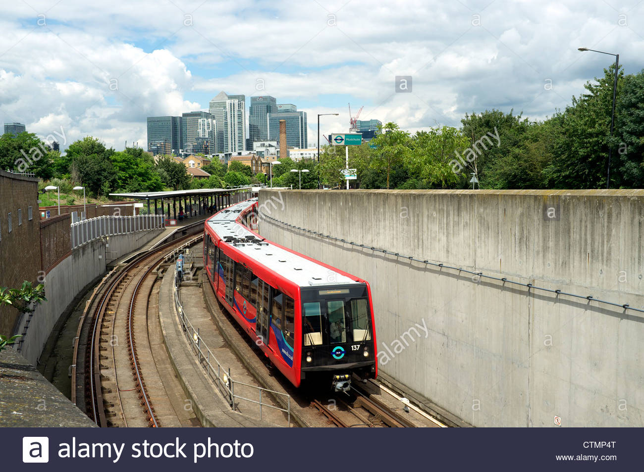 Dlr Train In Station High Resolution Stock Photography and Images - Alamy