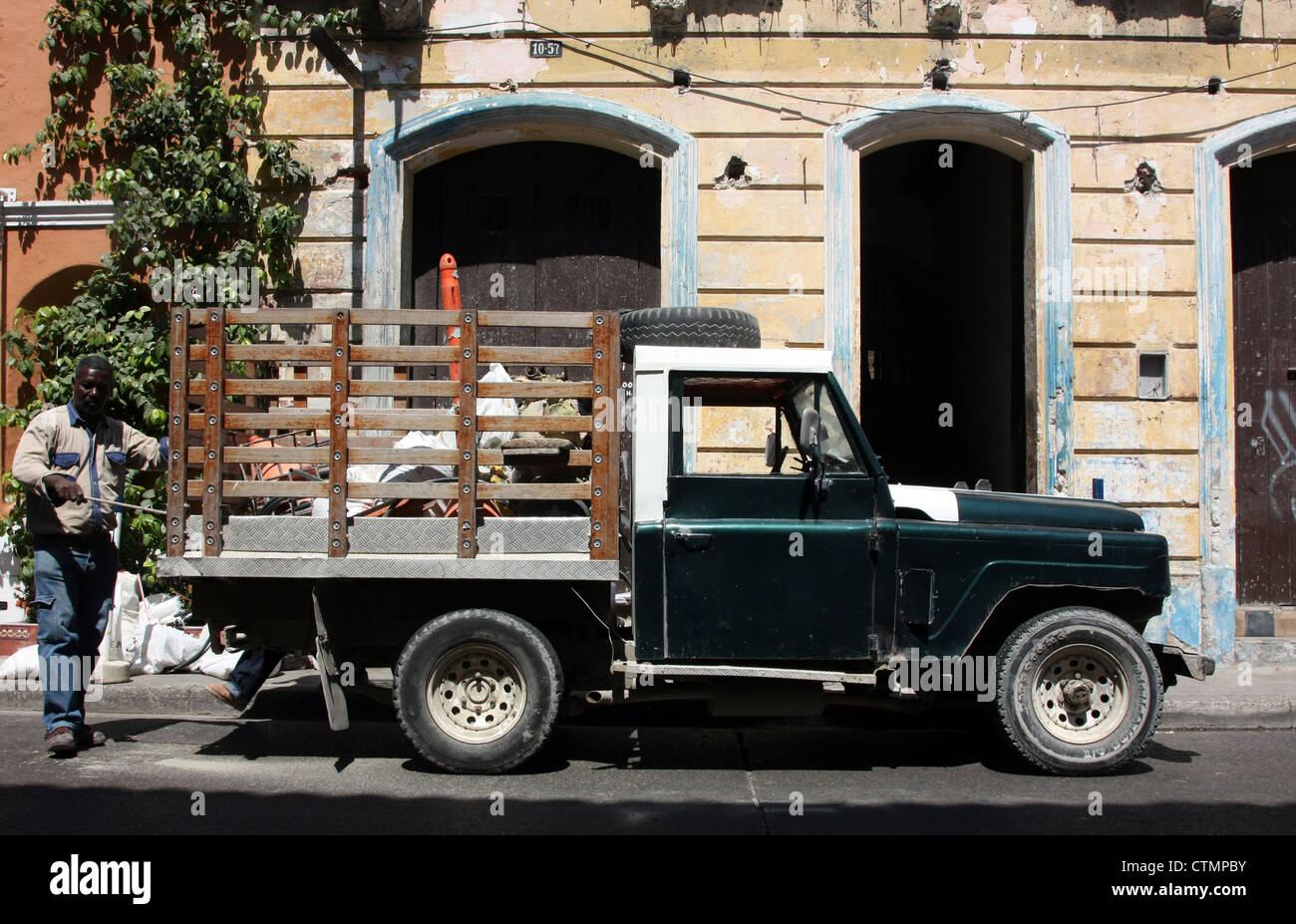 Traveling in a pickup truck hi-res stock photography and images - Alamy