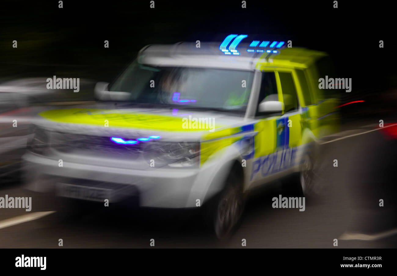 Police land rover hi-res stock photography and images - Alamy