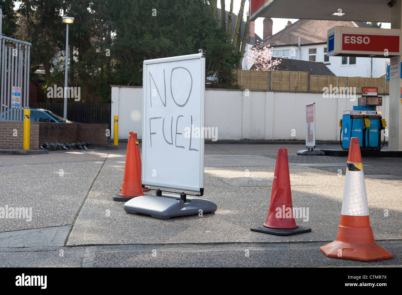 No Fuel signs at a petrol forecourt during fuel shortages Stock Photo ...
