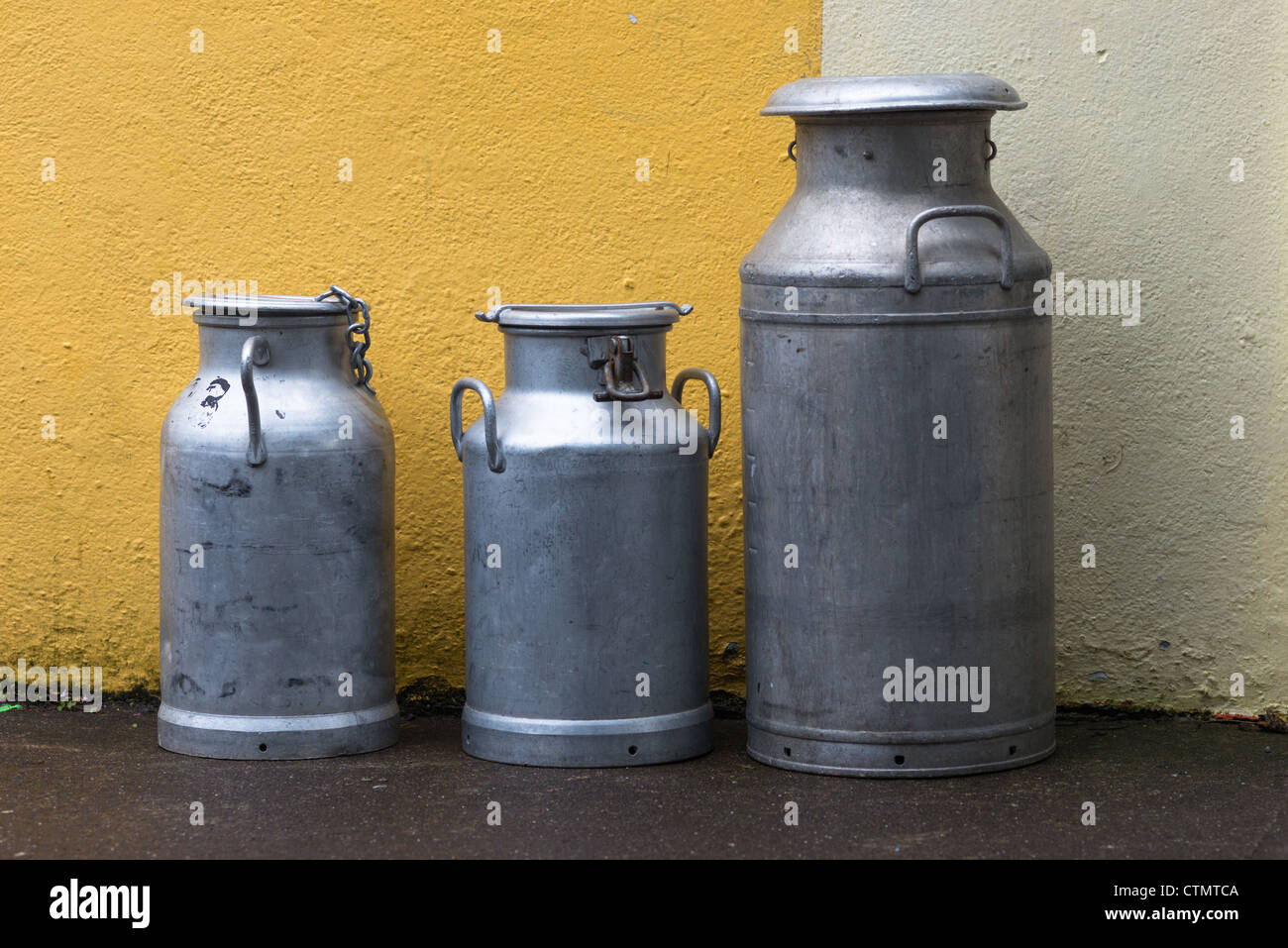 Milk churns hi-res stock photography and images - Alamy