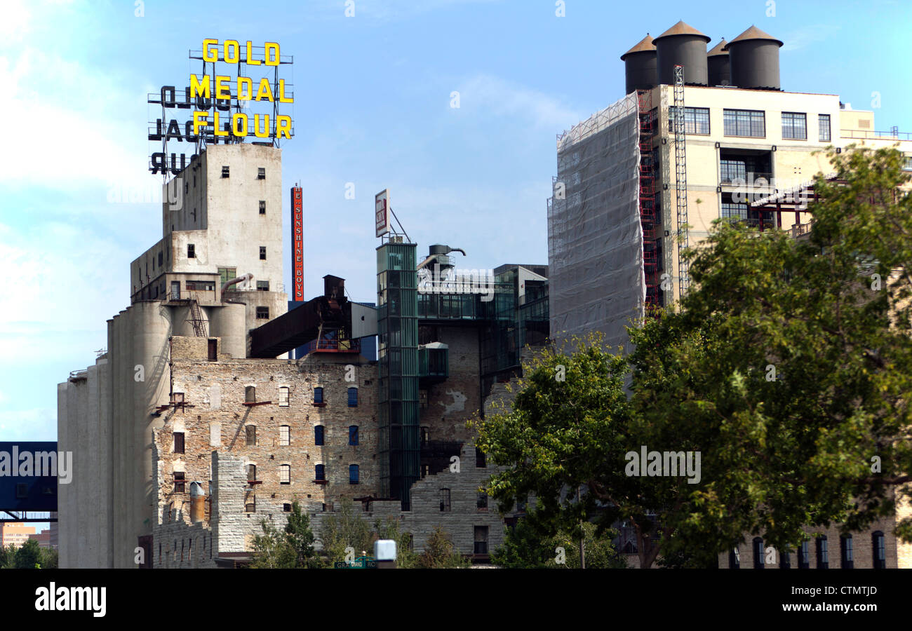 Minneapolis Gold Metal Flour Building Stock Photo - Alamy