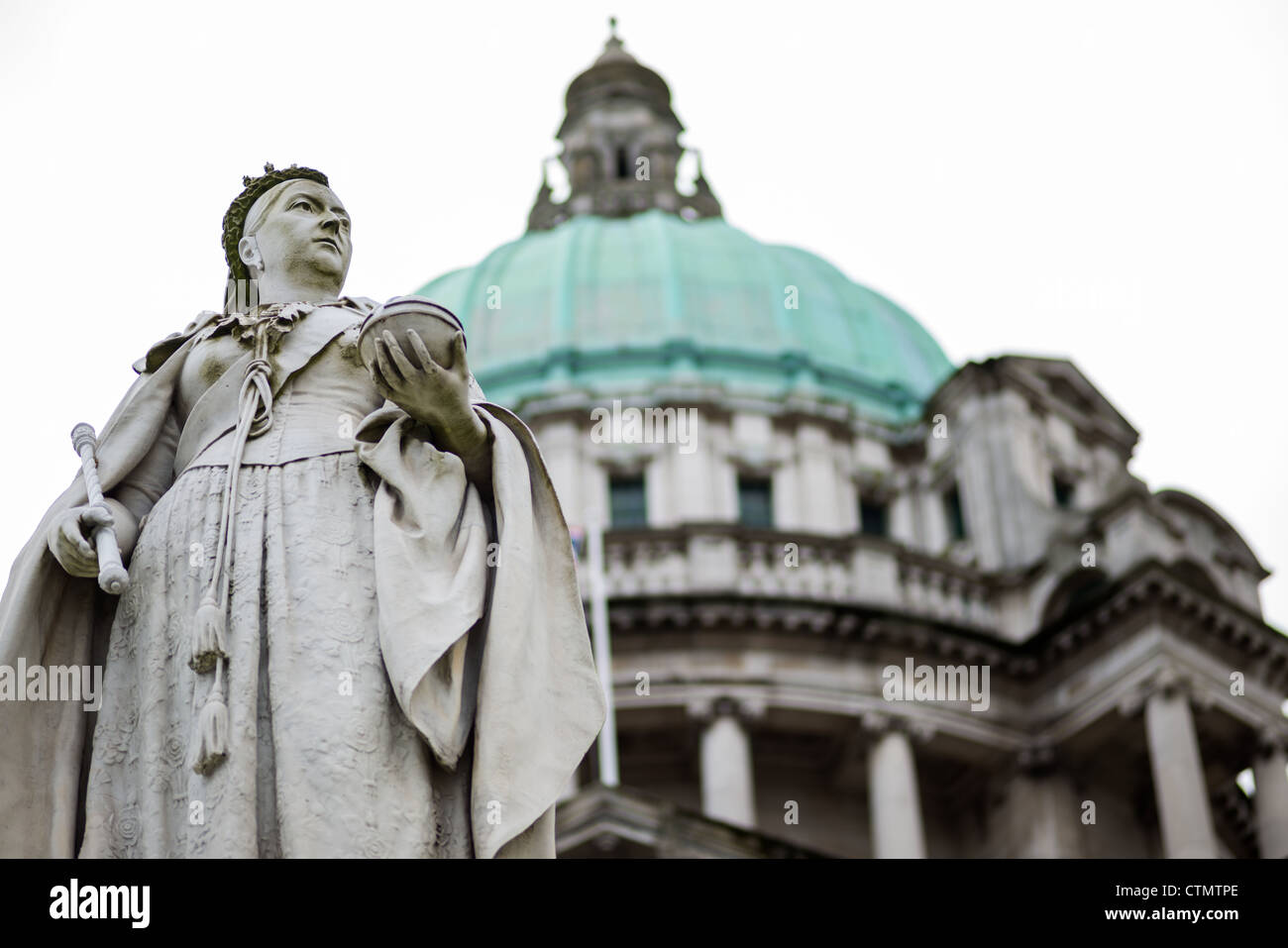 Statue Of Queen Victoria Belfast at Nate Edgar blog