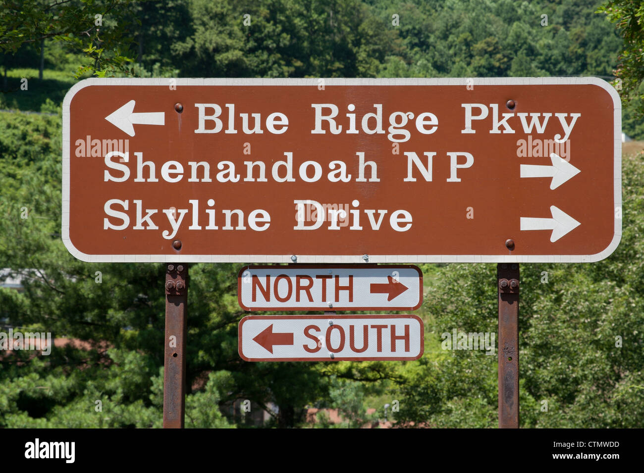 Skyline parkway hi-res stock photography and images - Alamy