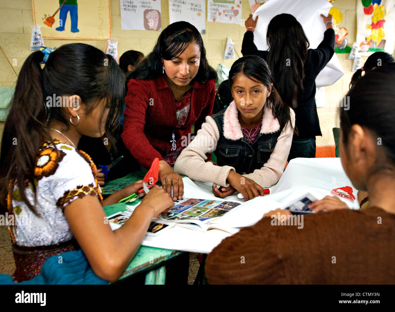 Indigenous women guatemala hi-res stock photography and images - Alamy