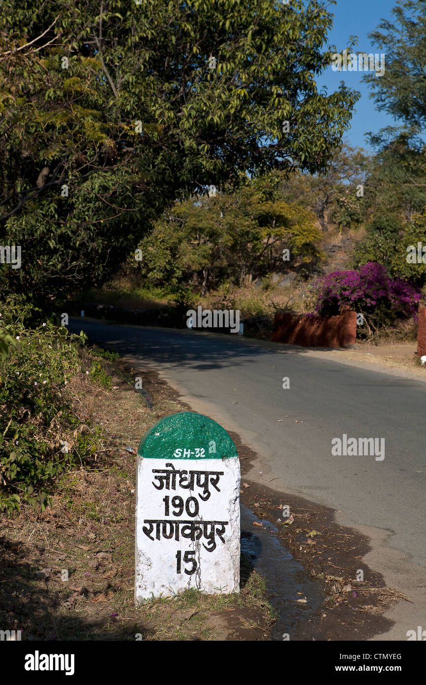 Distance marker hi-res stock photography and images - Alamy