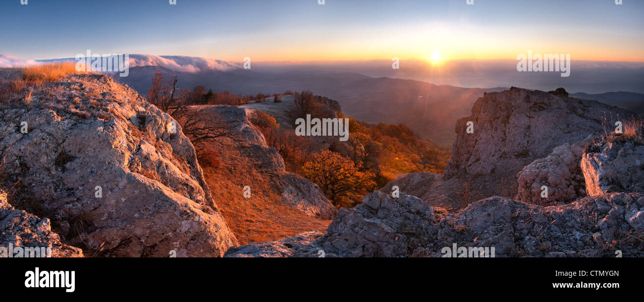Landscape first rays sun hi-res stock photography and images - Alamy