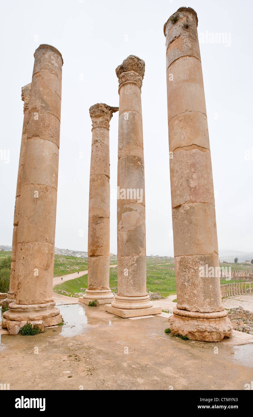 Corinthium column in antique town Jerash, Jordan Stock Photo - Alamy