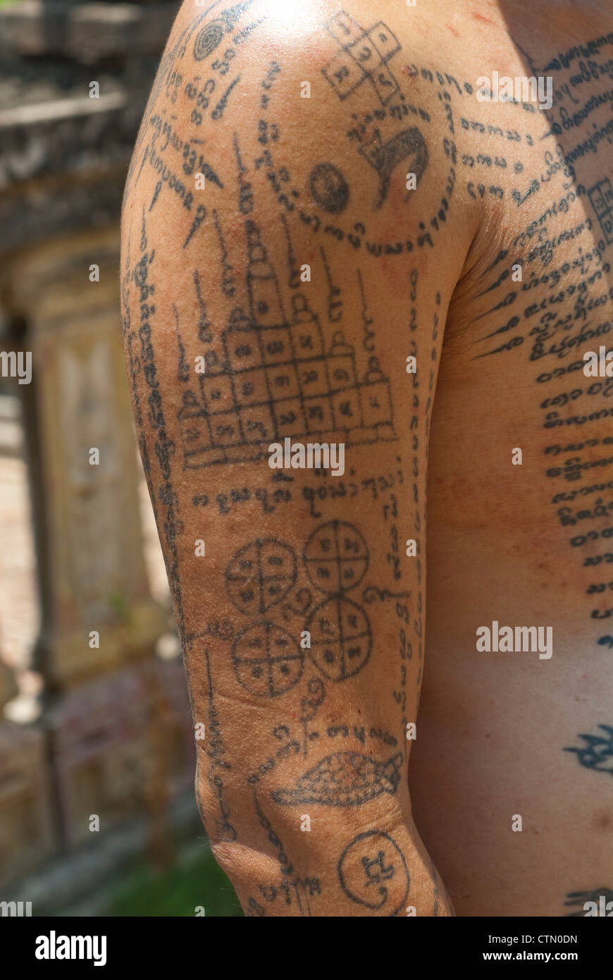 Sak Yan master, Ajahn Kamthorn of Sanpatong, Chiang Mai, Thailand. Sak ...