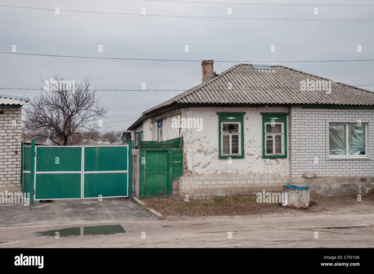 Ukrainian house hi-res stock photography and images - Alamy