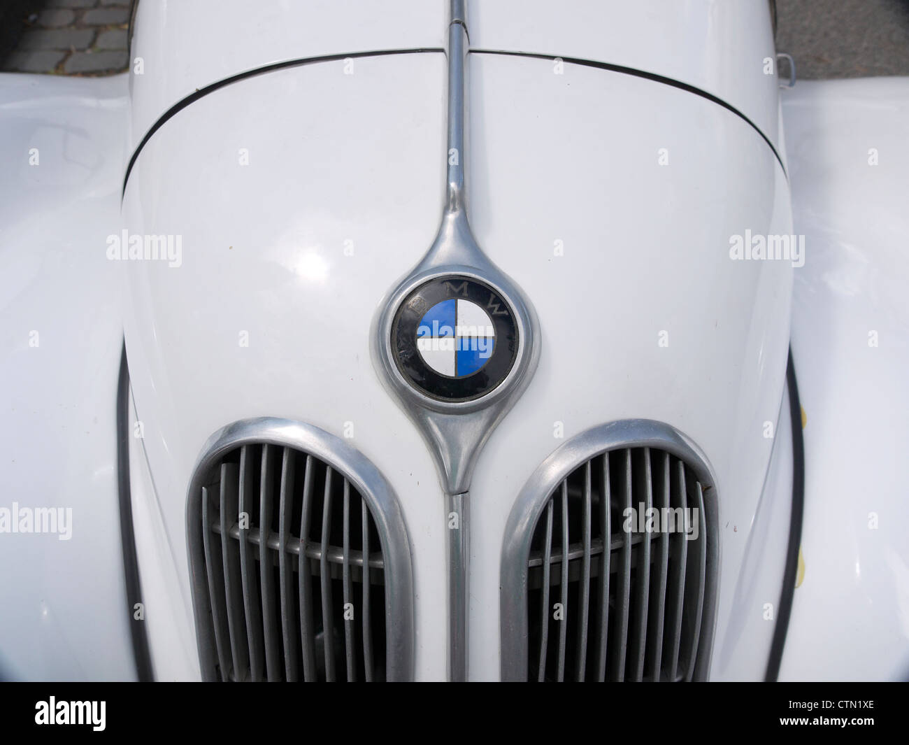 Classic bonnet louvres hi-res stock photography and images - Alamy