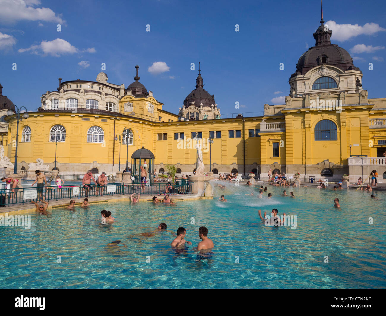 Budapest thermal baths hi-res stock photography and images - Alamy
