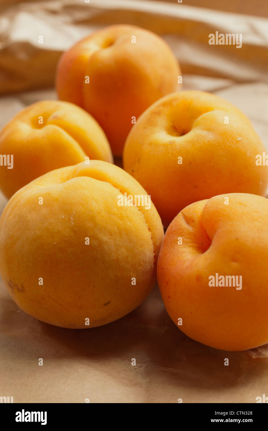 Local apricots hi-res stock photography and images - Alamy