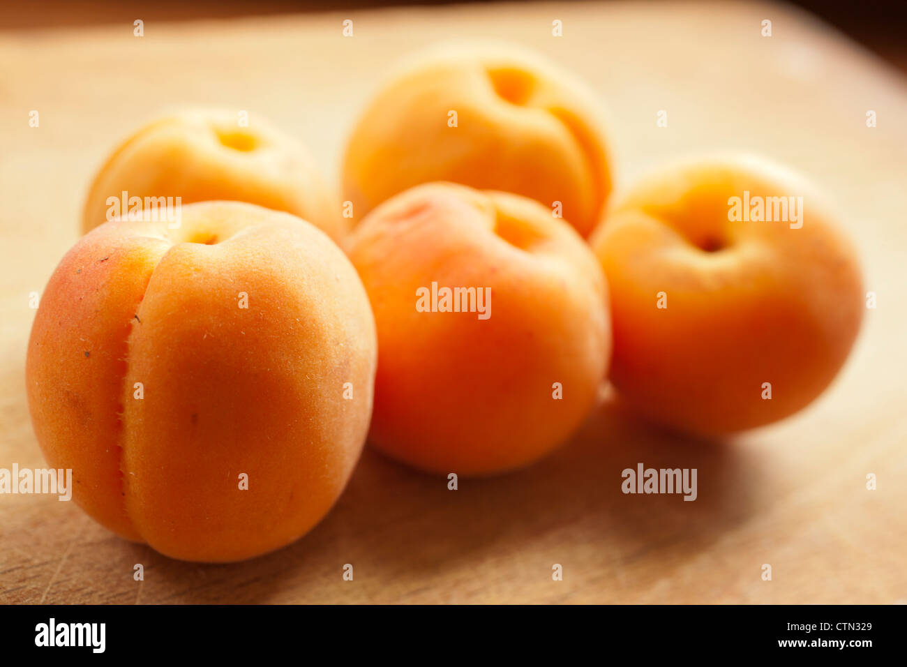 Local apricots hi-res stock photography and images - Alamy