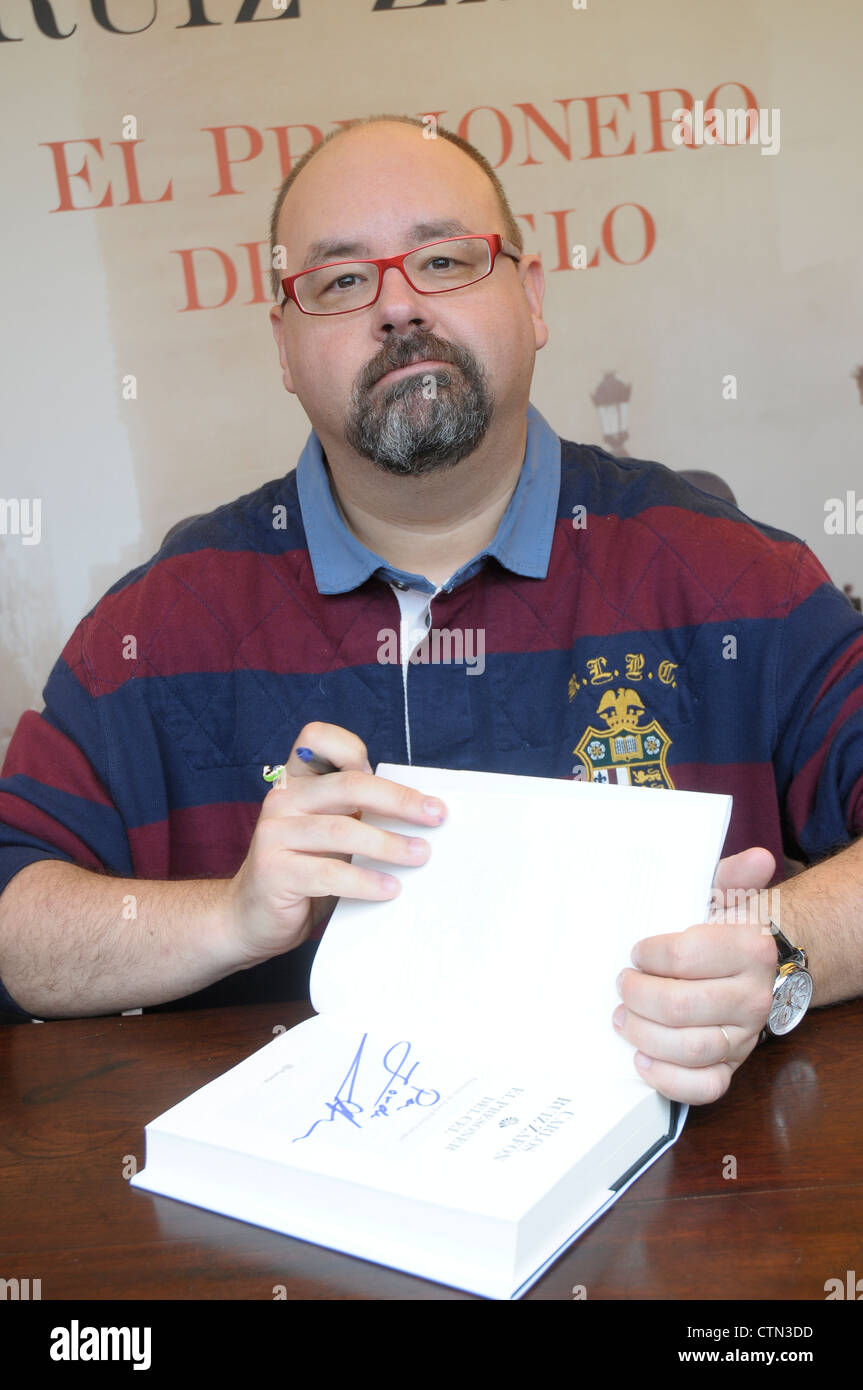 Carlos Ruiz Zafon, novelist writer spanish Stock Photo - Alamy