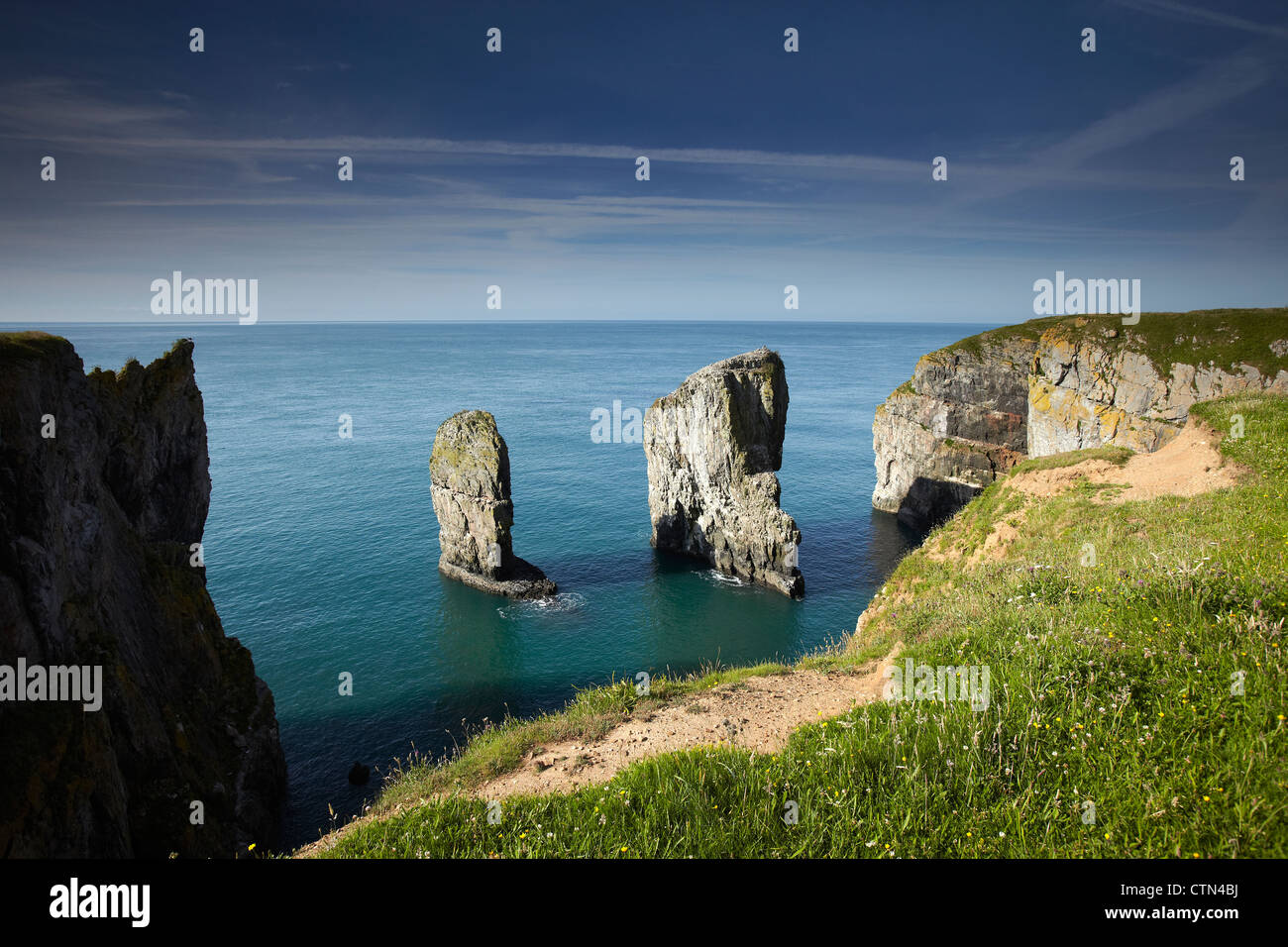 Pembrokeshire rocks hi-res stock photography and images - Alamy