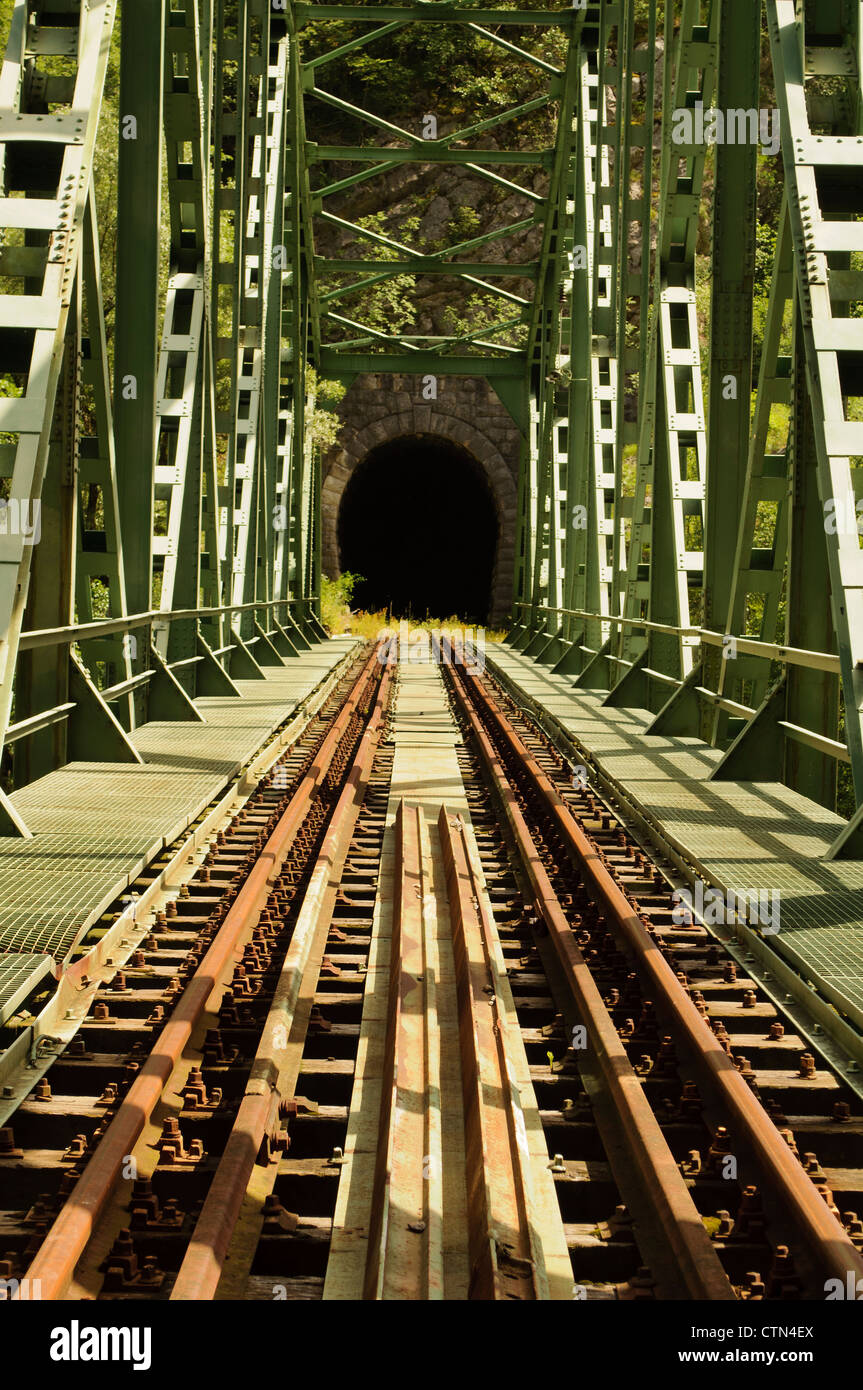 Unused tunnel hi-res stock photography and images - Alamy
