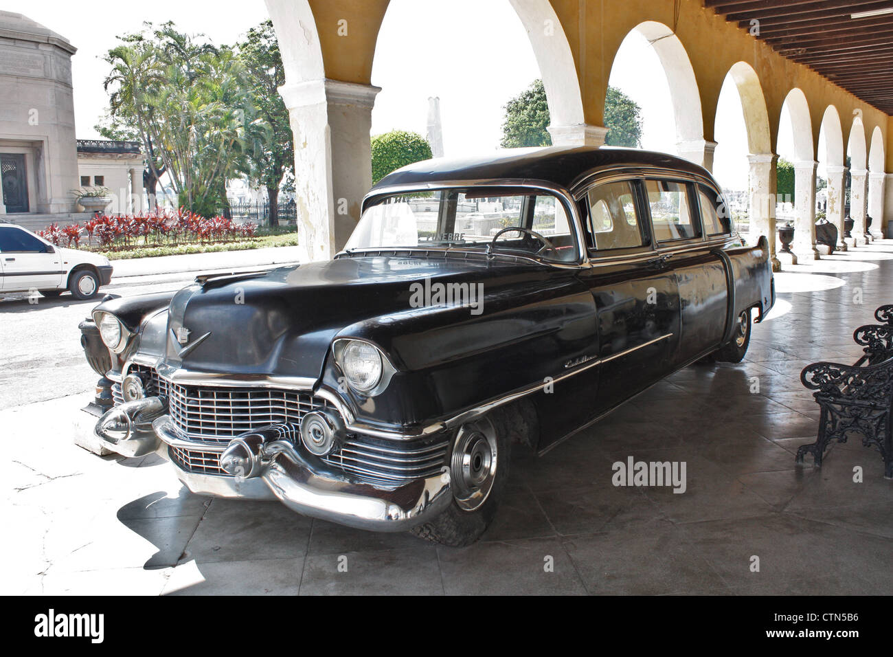 a vintage hearse at the entrance to colon cemetery havan cuba Stock ...