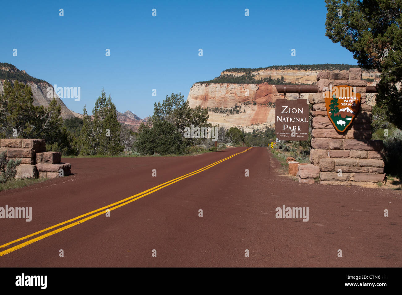 Entrance sign zion national park hi-res stock photography and images ...