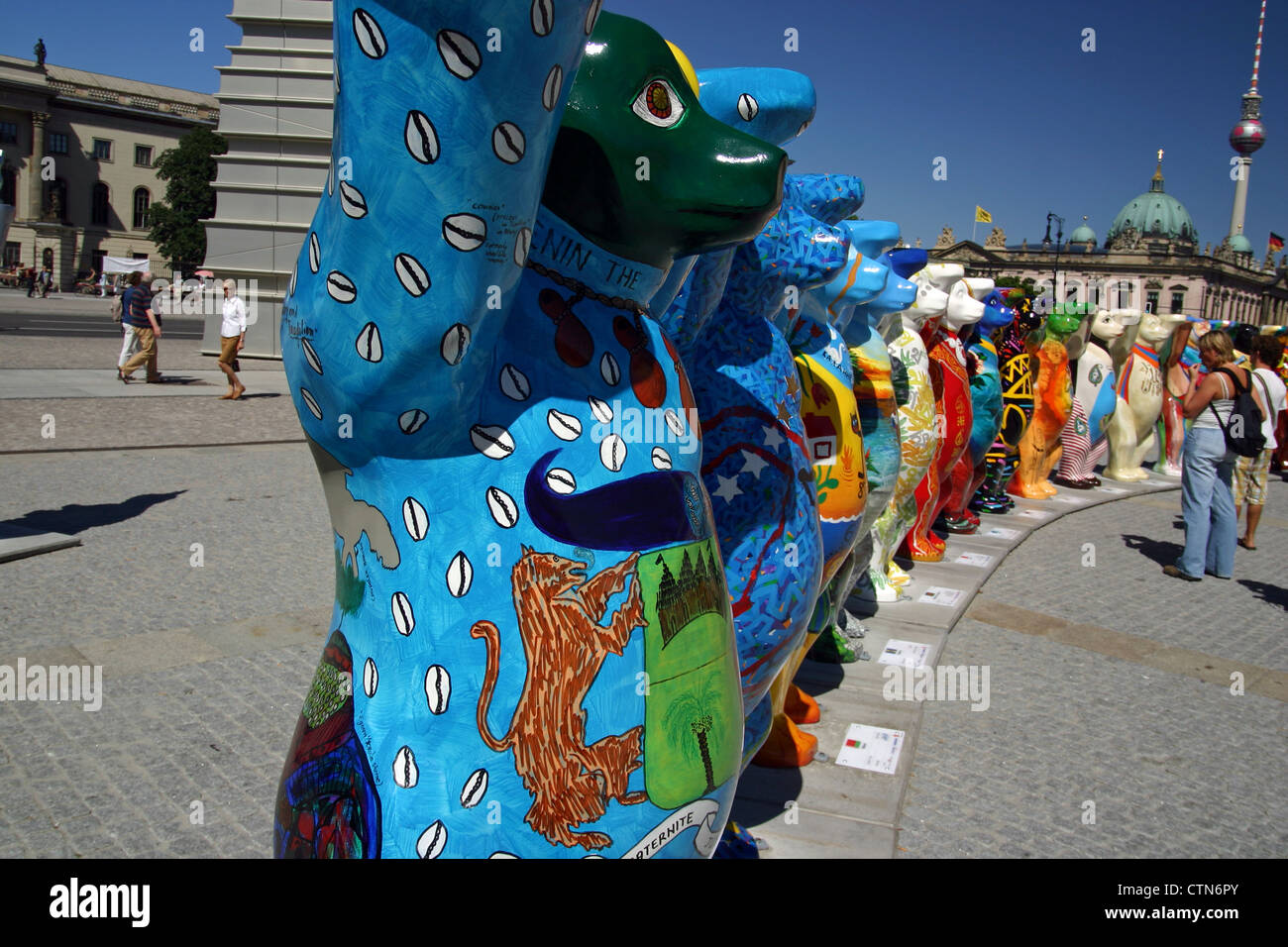 Buddy Bears are a series of painted, life-size fibreglass bear ...