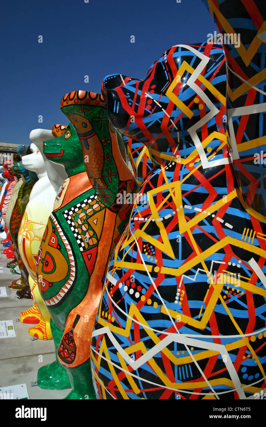 Buddy Bears are a series of painted, life-size fibreglass bear ...