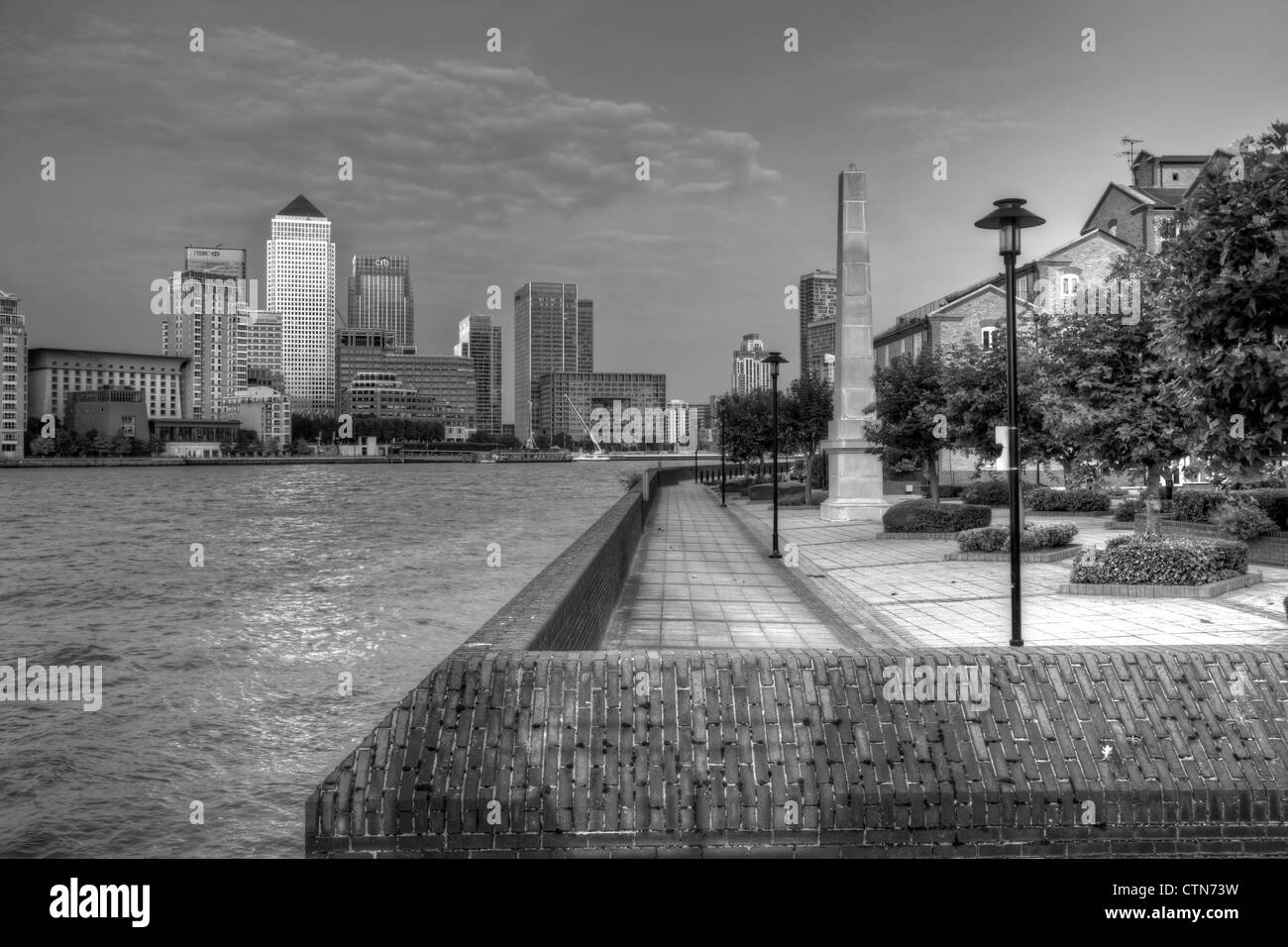 City buildings across river Black and White Stock Photos & Images - Alamy