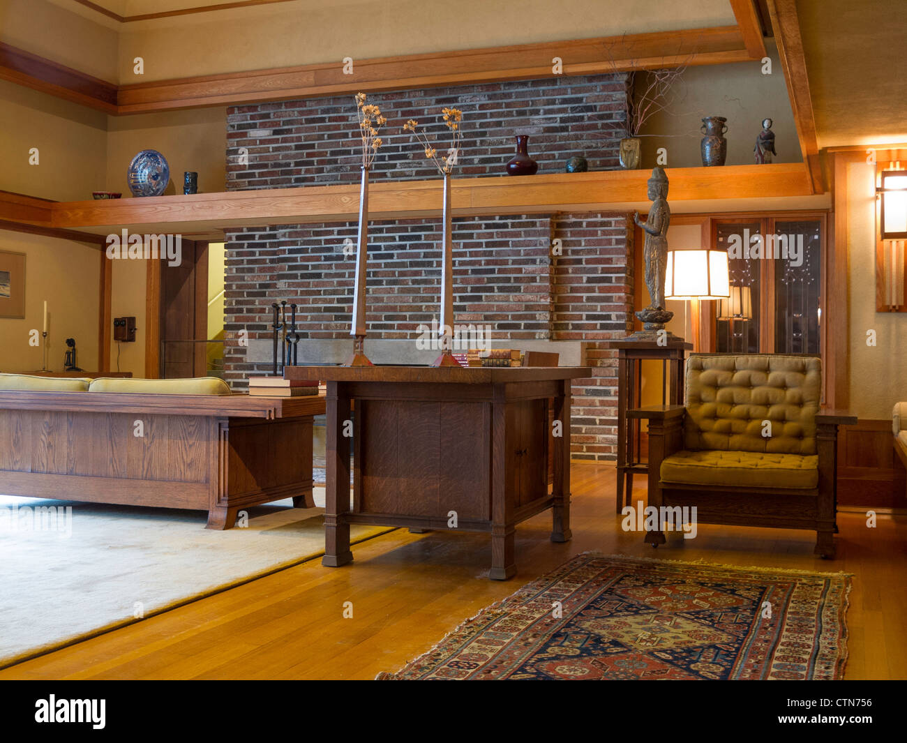 The Frank Lloyd Wright Period Room exhibit at the Metropolitan Museum ...