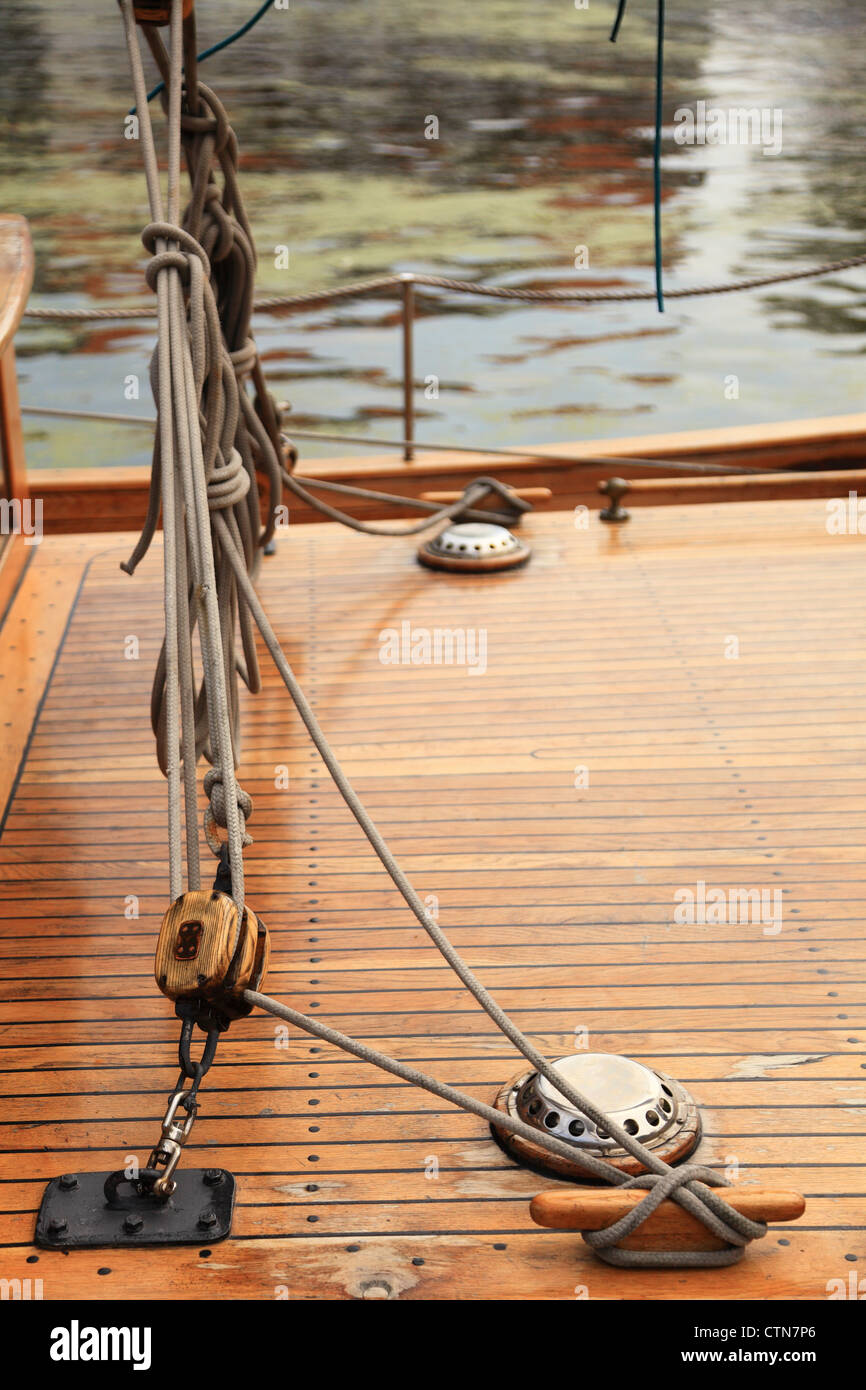 Ship rigging rope on old yacht vintage Stock Photo - Alamy