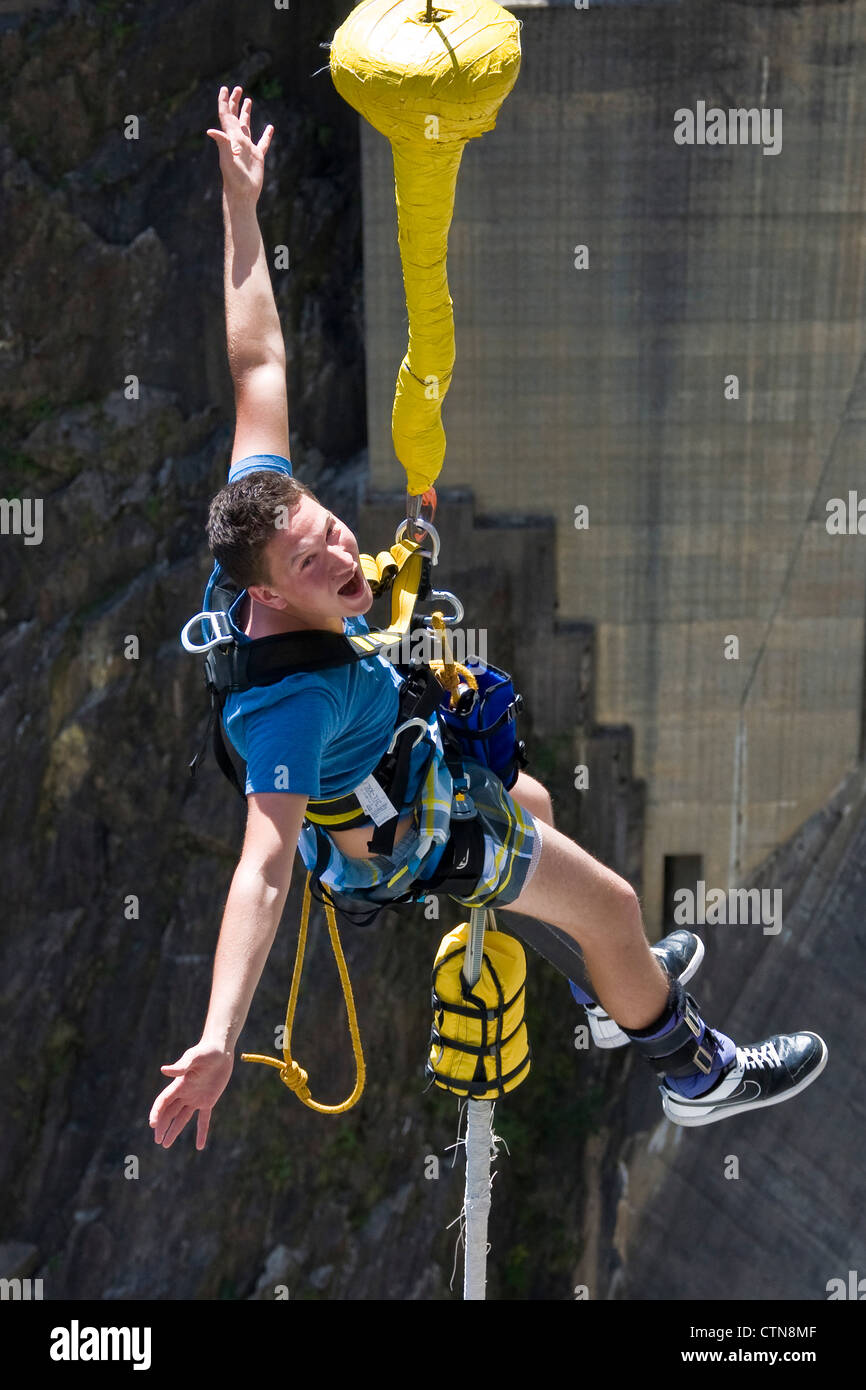 Bungee jump switzerland hi-res stock photography and images - Alamy