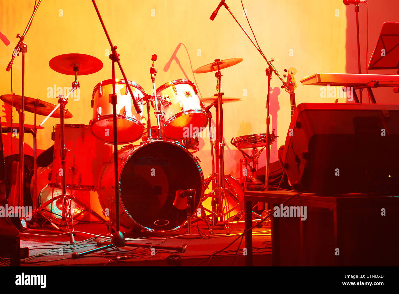 Drum kit hi-res stock photography and images - Alamy