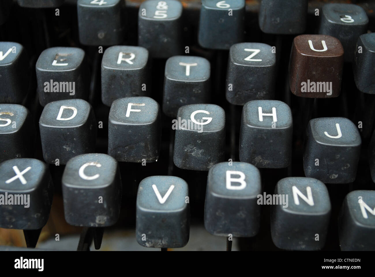 Typewriter keyboard vintage round black hi-res stock photography and ...