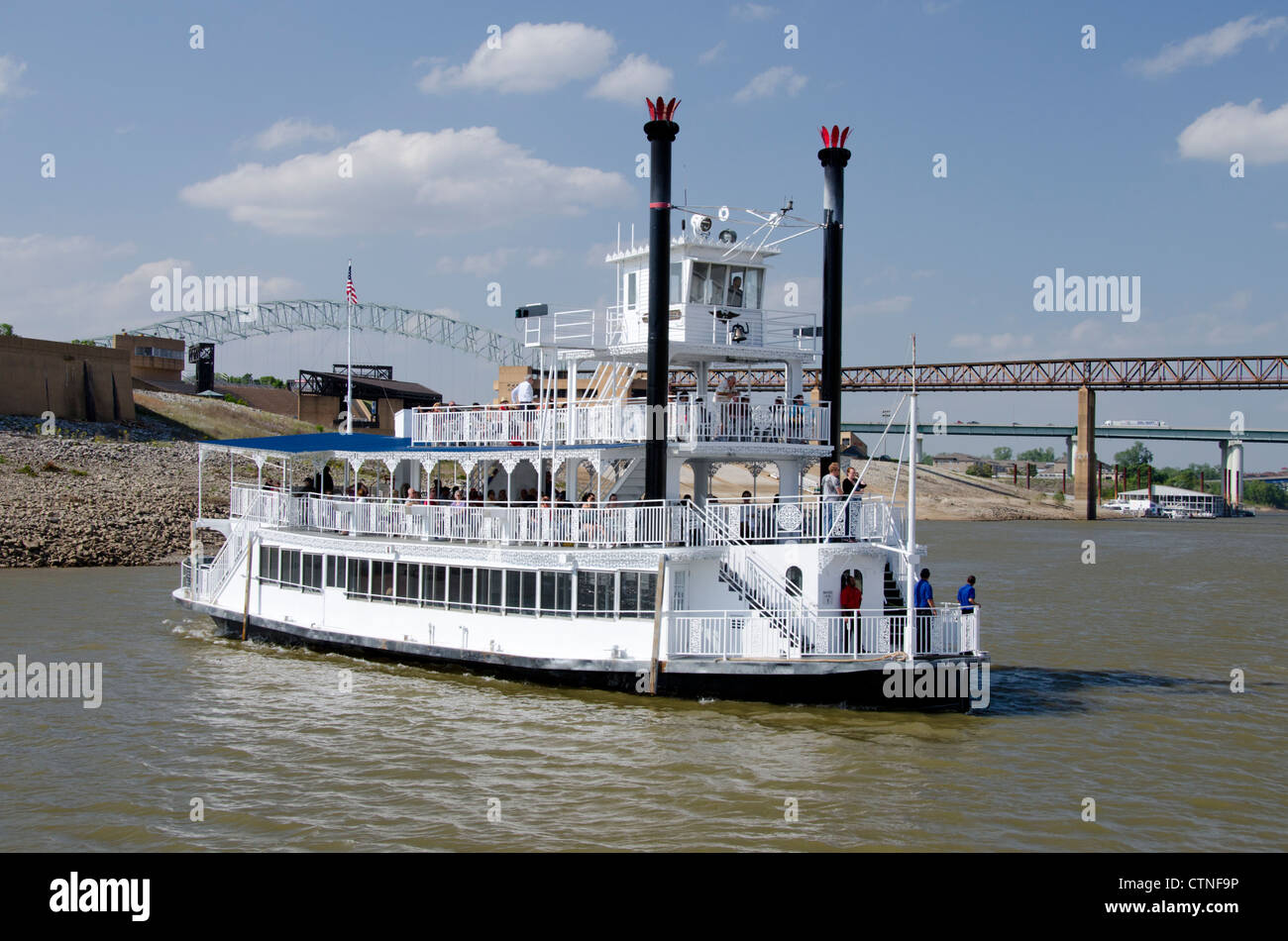 Paddle boat mississippi historical hi-res stock photography and images ...