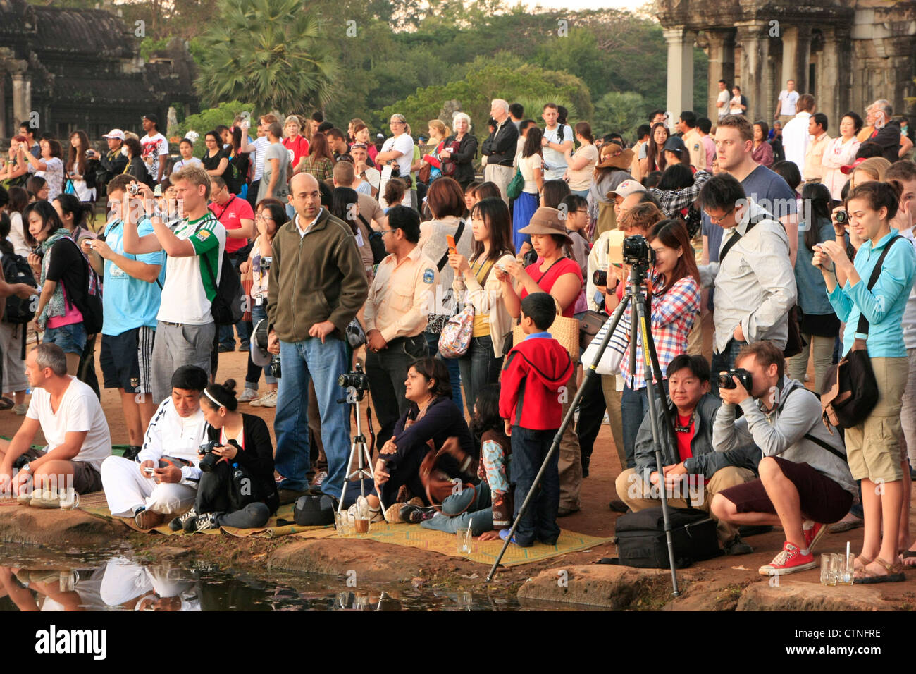 People photographing sunrise at Angkor Wat, Siem Reap, Cambodia Stock ...