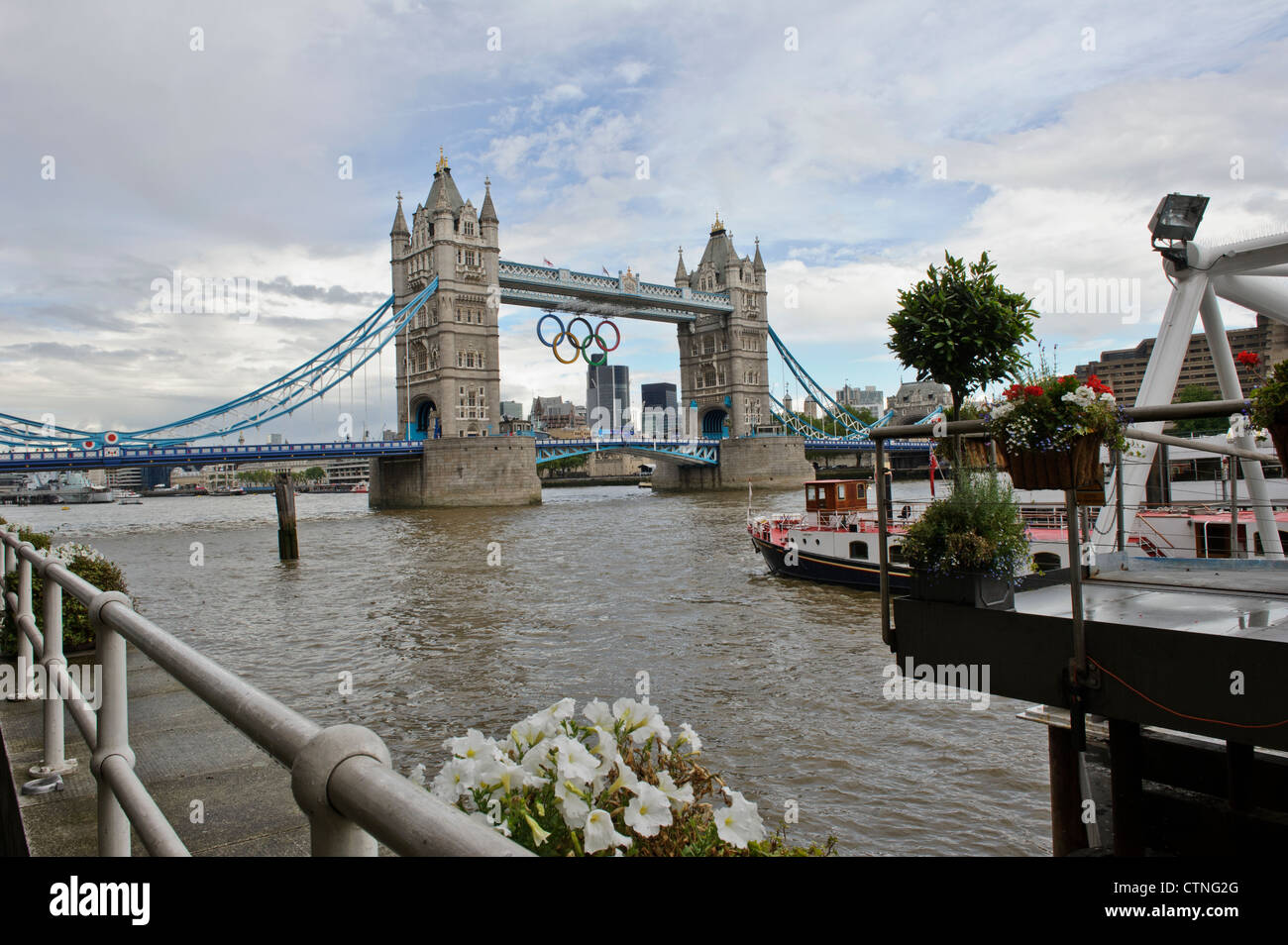 Olympic games rings hi-res stock photography and images - Alamy