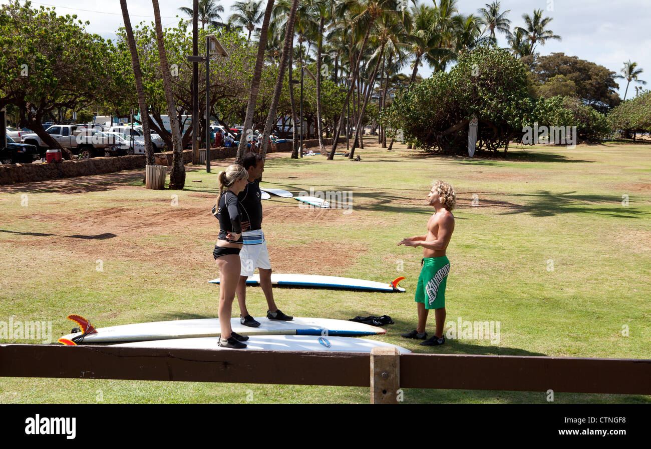 Hawaii surfing lesson hi-res stock photography and images - Alamy