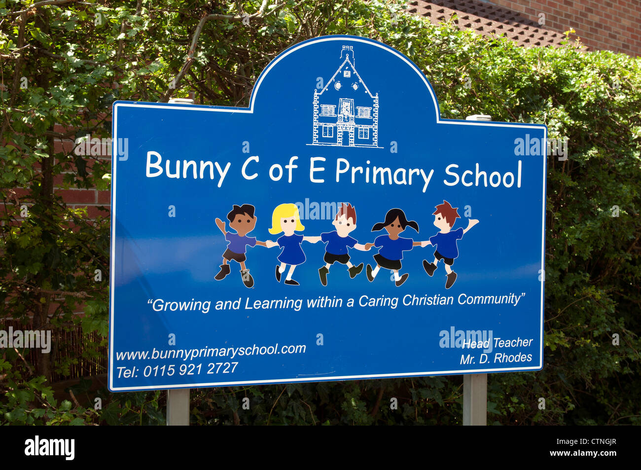Primary School sign, Bunny, Nottinghamshire, UK Stock Photo - Alamy
