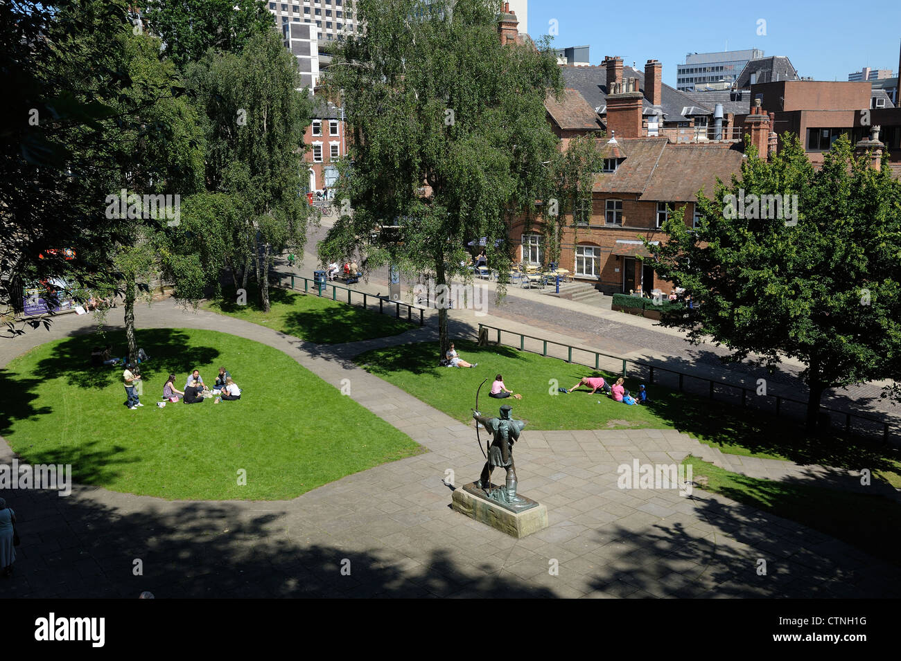 robin hood statue in the grounds of nottingham castle england uk Stock ...
