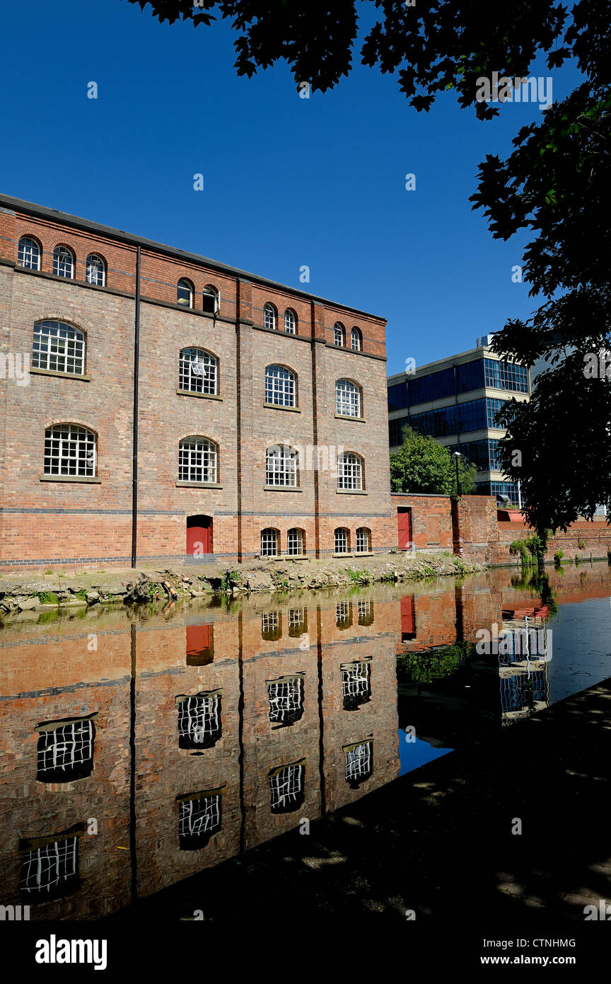 Industrial canal uk hi-res stock photography and images - Alamy