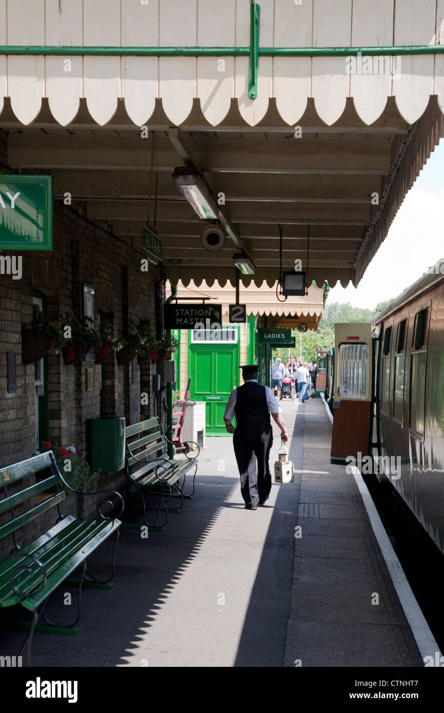 Alton Station Platform, Mid Hants Railway - Watercress Line, Alton ...
