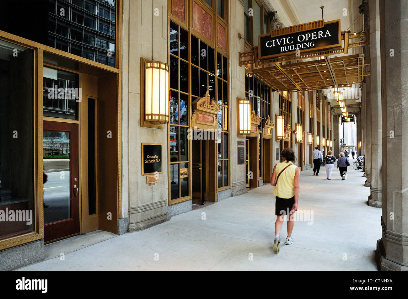 Chicago Opera House High Resolution Stock Photography and Images - Alamy