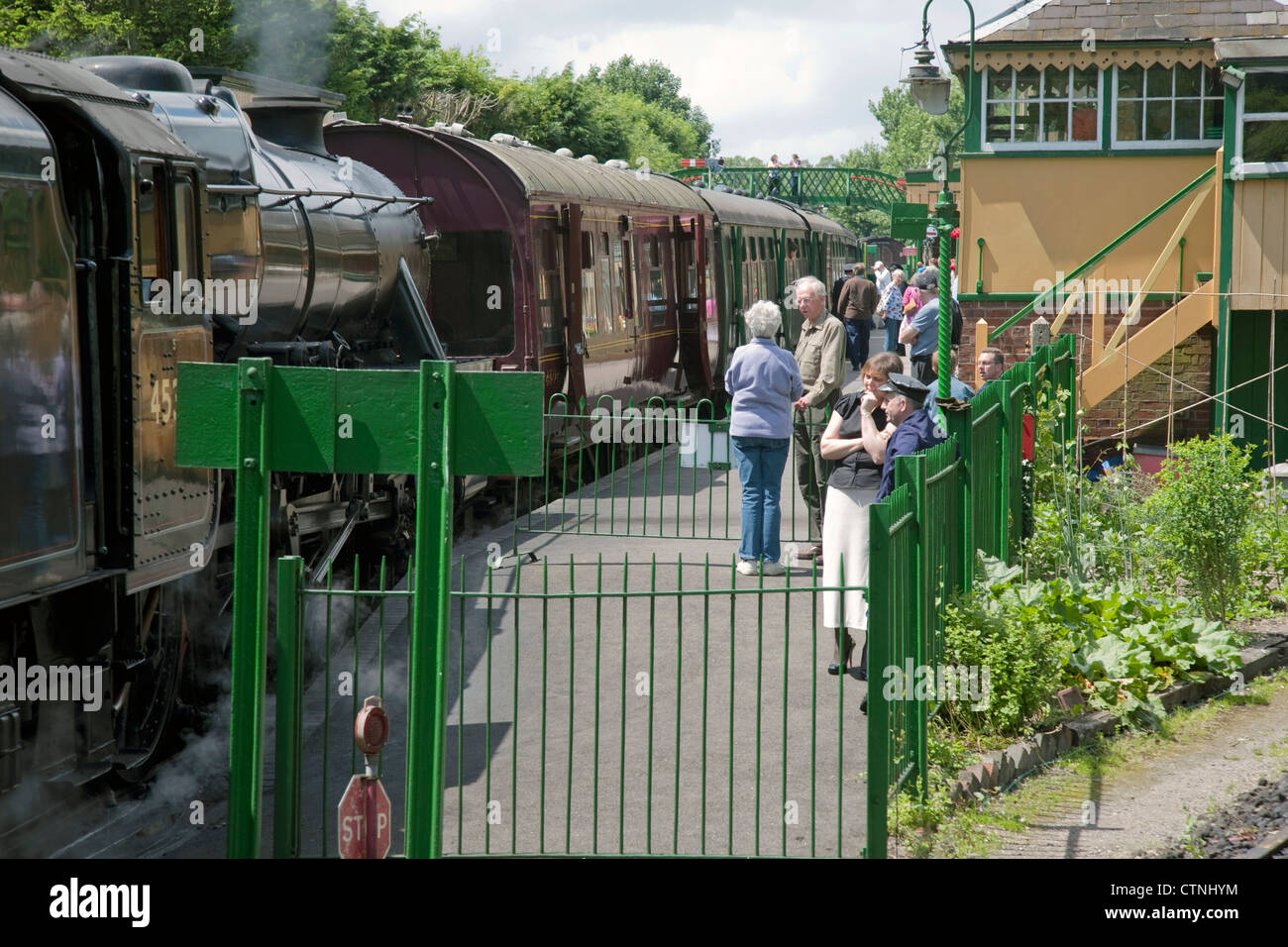 Steam Train at Alresford Station; Watercress Line - Mid Hants Railway ...