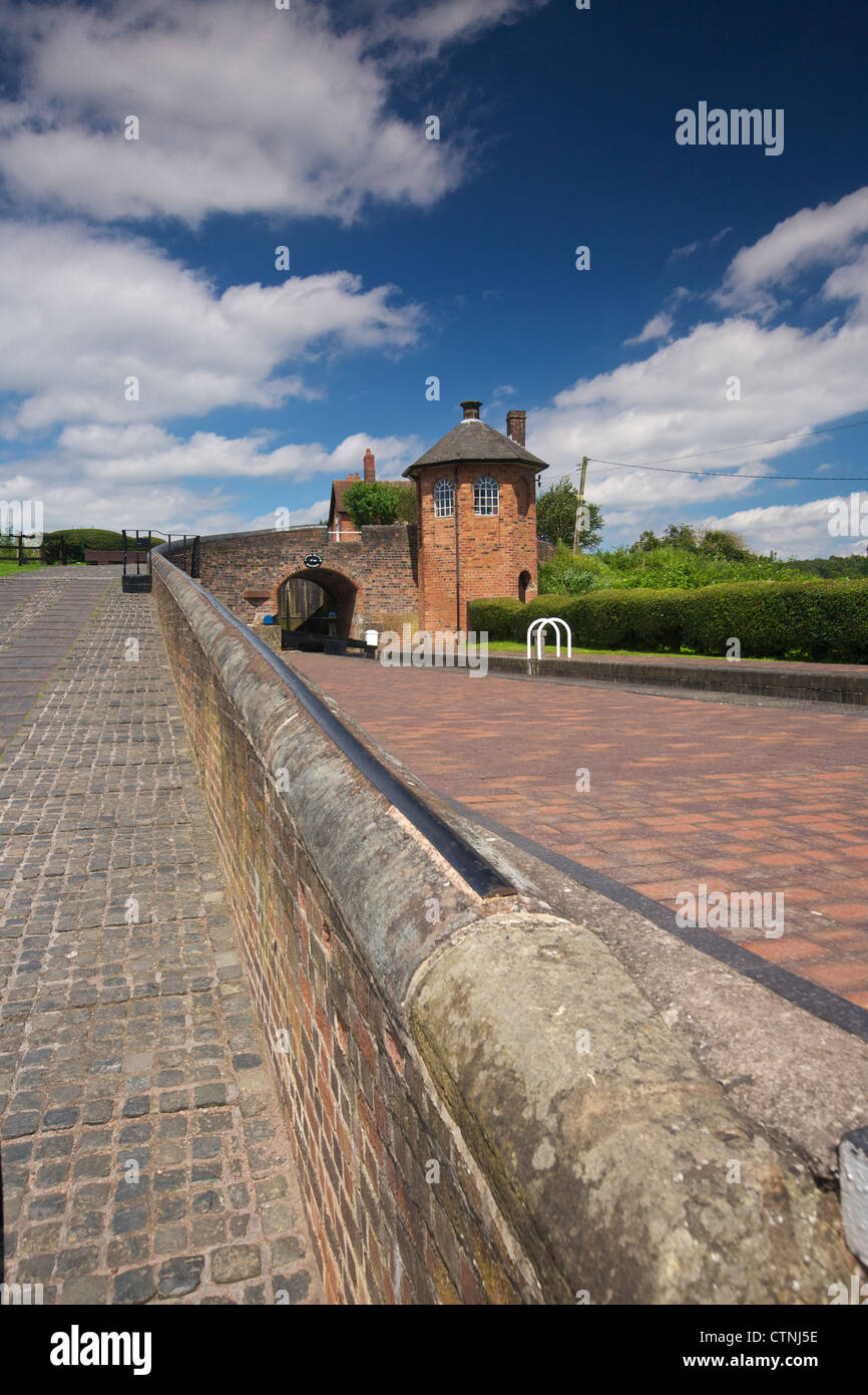 Bratch Locks Middle Lock Wombourne South Staffordshire England UK Stock ...