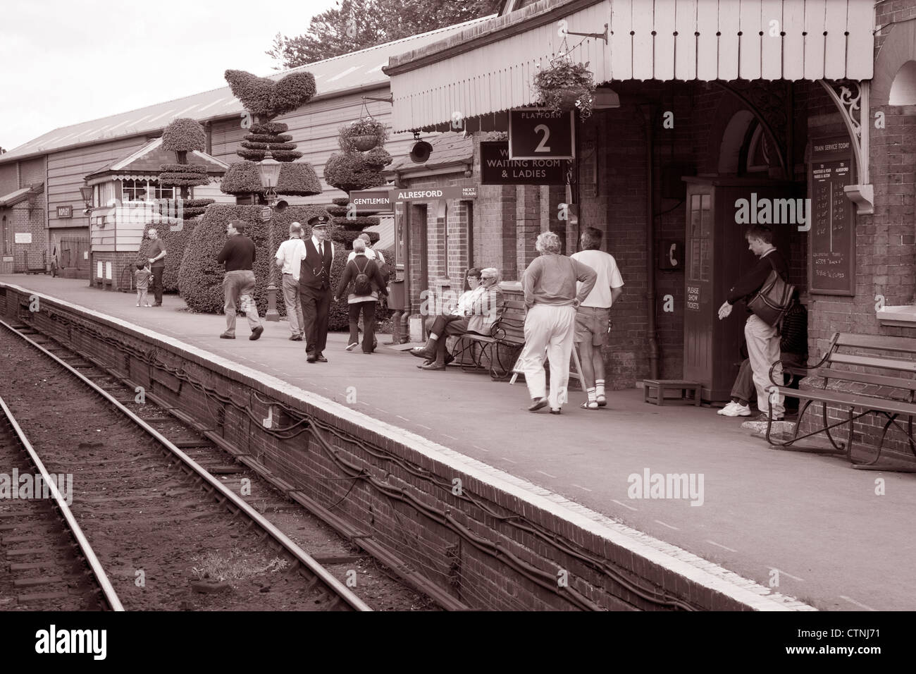 Ropley Railway Station, Watercress Line - Mid Hants Railway; Hampshire ...
