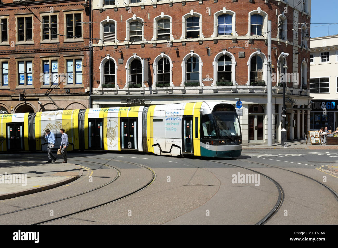 nottingham express transit turning the corner on Victoria street city ...