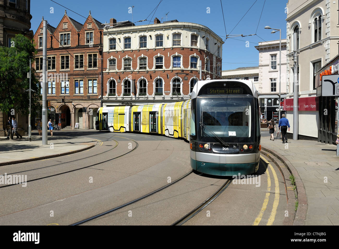 nottingham express transit turning the corner on Victoria street city ...