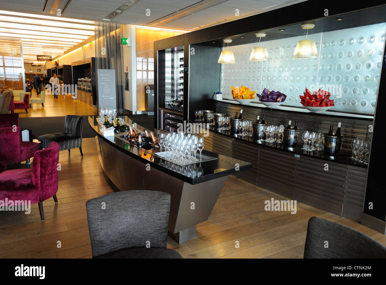 Galleries First lounge of British Airways BA, London Heathrow UK (LHR ...