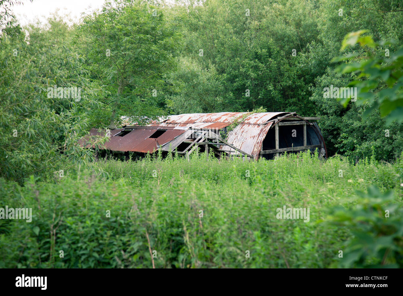 Abandoned dilapidated hi-res stock photography and images - Alamy